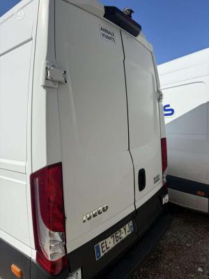 White Iveco Daily 2017 in Kaunas, with an engine capacity of 3.00 L and mileage of 456 thousand km for 7400 €, photo 6 on AUTOMOTO.COM.LV