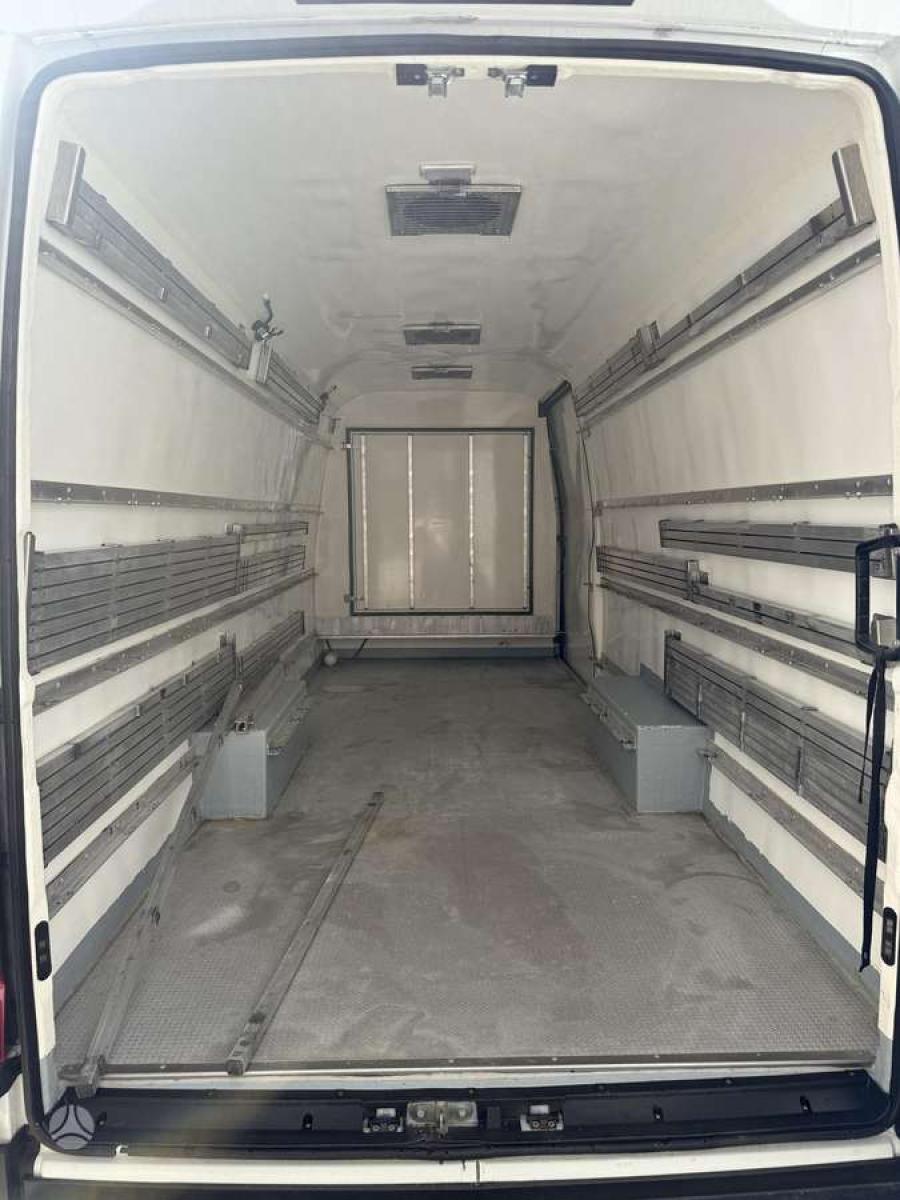 White Iveco Daily 2017 in Kaunas, with an engine capacity of 3.00 L and mileage of 456 thousand km for 7400 €, photo 10 on AUTOMOTO.COM.LV