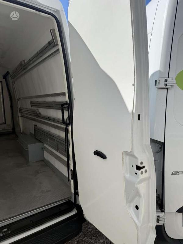 White Iveco Daily 2017 in Kaunas, with an engine capacity of 3.00 L and mileage of 456 thousand km for 7400 €, photo 10 on AUTOMOTO.COM.LV