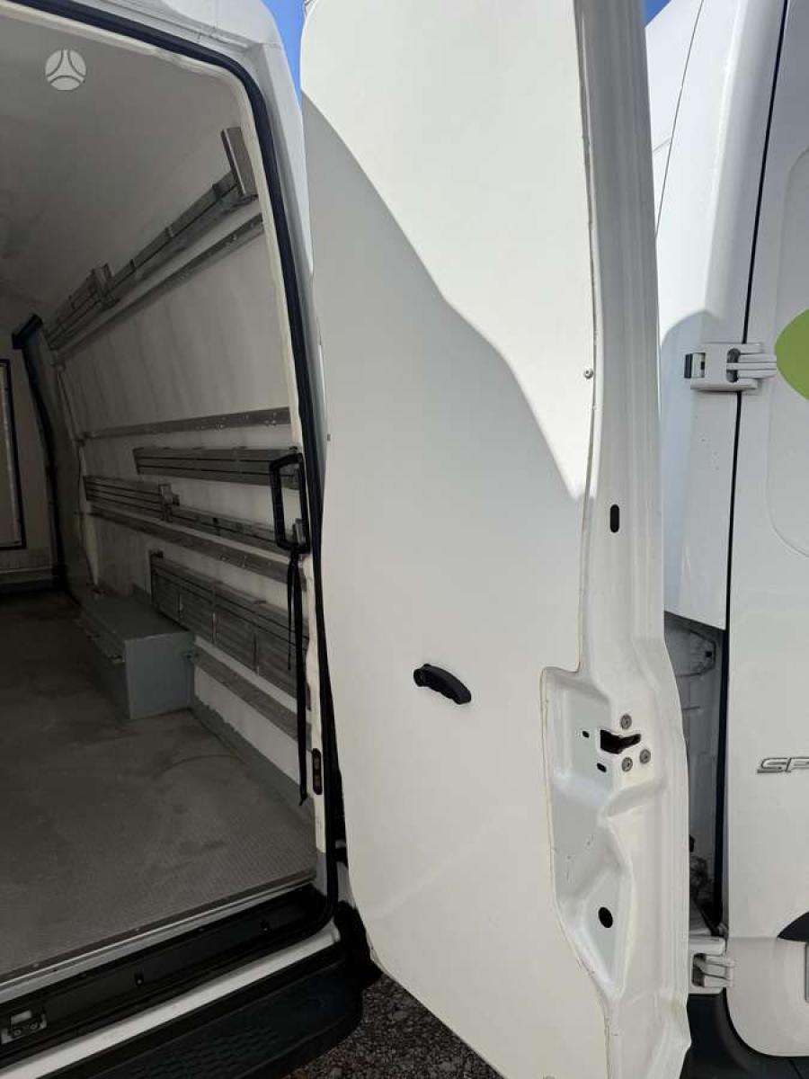 White Iveco Daily 2017 in Kaunas, with an engine capacity of 3.00 L and mileage of 456 thousand km for 7400 €, photo 11 on AUTOMOTO.COM.LV