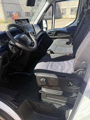 White Iveco Daily 2017 in Kaunas, with an engine capacity of 3.00 L and mileage of 456 thousand km for 7400 €, photo 12 on AUTOMOTO.COM.LV