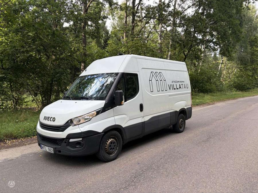 White Iveco Daily 2017 in Kaunas, with an engine capacity of 2.30 L and mileage of 221 thousand km for 7300 €, photo 1 on AUTOMOTO.COM.LV
