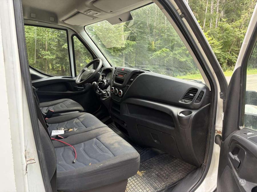 White Iveco Daily 2017 in Kaunas, with an engine capacity of 2.30 L and mileage of 221 thousand km for 7300 €, photo 8 on AUTOMOTO.COM.LV