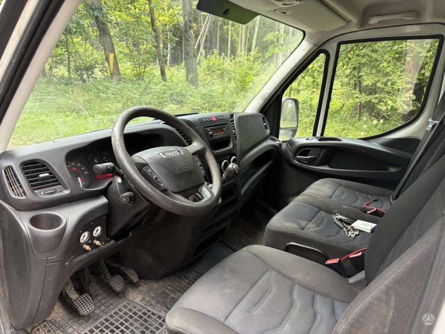 White Iveco Daily 2017 in Kaunas, with an engine capacity of 2.30 L and mileage of 221 thousand km for 7300 €, photo 9 on AUTOMOTO.COM.LV
