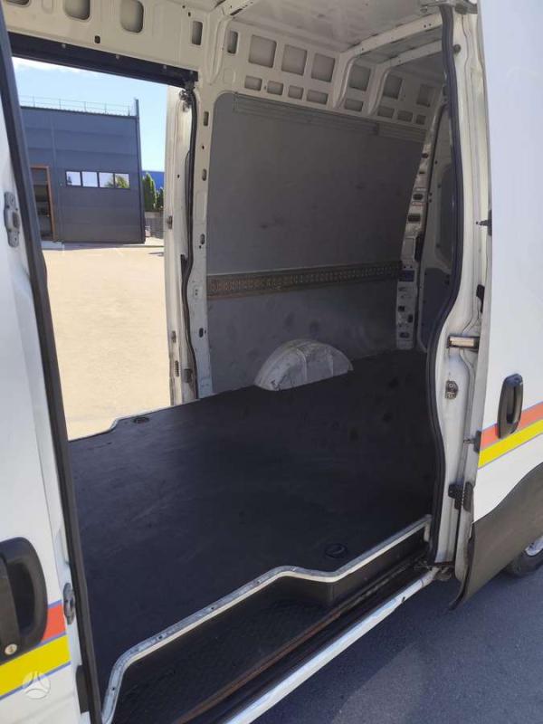 Белый Ивеко Дейли 2017 в Клайпеда, объемом двигателя 3.00 л и пробегом 434 тыс. км за 9400 €, фото 7 на AUTOMOTO.COM.LV