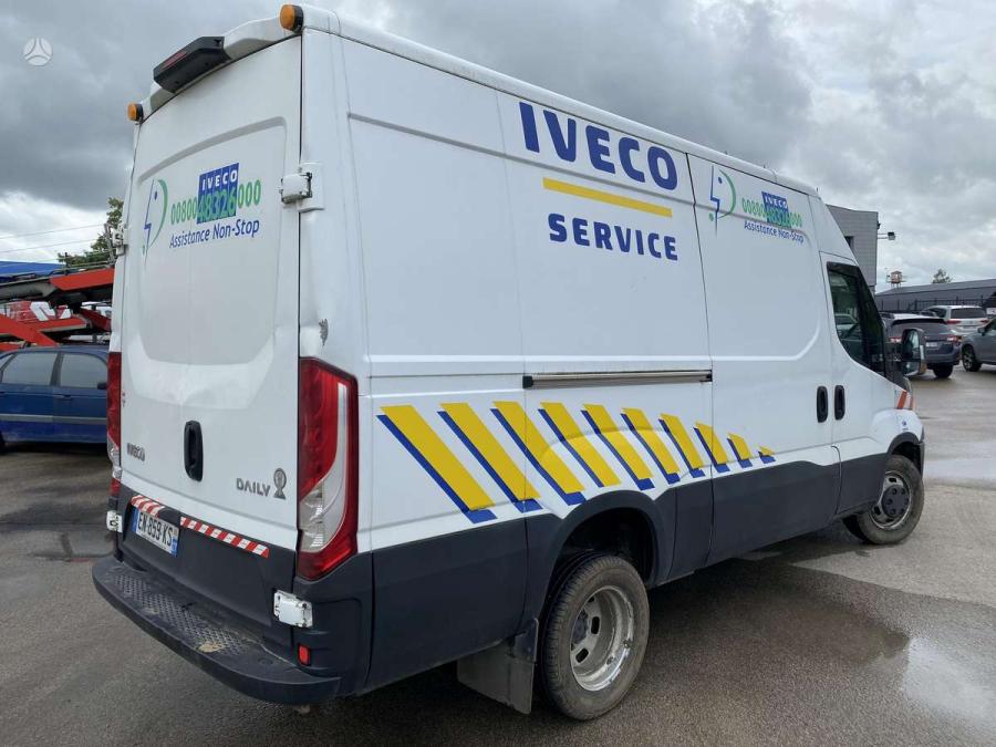 Balts Iveco Daily 2017 Tauragė, ar dzinēja tilpumu 2.29 L un nobraukumu 159 tūkst. km par 11900 €, foto 5 vietnē AUTOMOTO.COM.LV