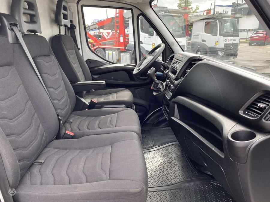 Balts Iveco Daily 2017 Tauragė, ar dzinēja tilpumu 2.29 L un nobraukumu 159 tūkst. km par 11900 €, foto 7 vietnē AUTOMOTO.COM.LV