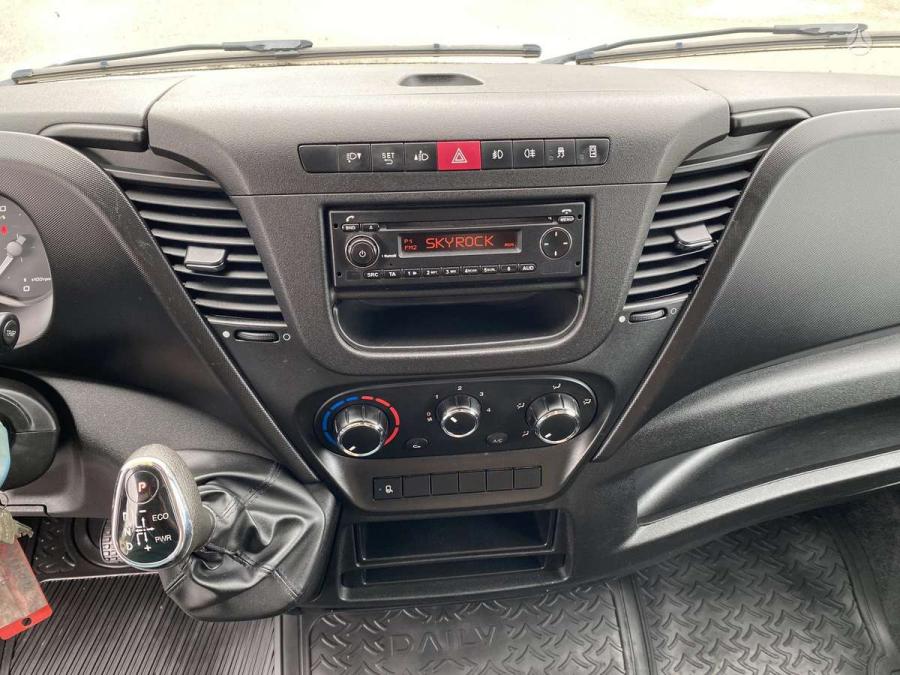 Balts Iveco Daily 2017 Tauragė, ar dzinēja tilpumu 2.29 L un nobraukumu 159 tūkst. km par 11900 €, foto 9 vietnē AUTOMOTO.COM.LV