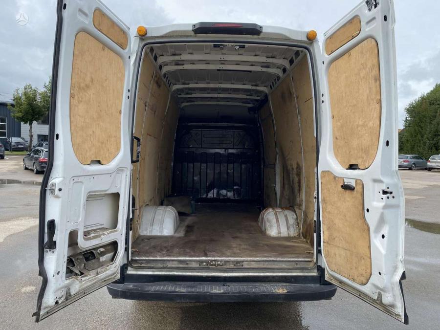Balts Iveco Daily 2017 Tauragė, ar dzinēja tilpumu 2.29 L un nobraukumu 159 tūkst. km par 11900 €, foto 11 vietnē AUTOMOTO.COM.LV