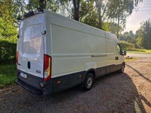 White Iveco Daily 2017 in Taurage, with an engine capacity of 2.30 L and mileage of 363 thousand km for 7950 €, photo 5 on AUTOMOTO.COM.LV