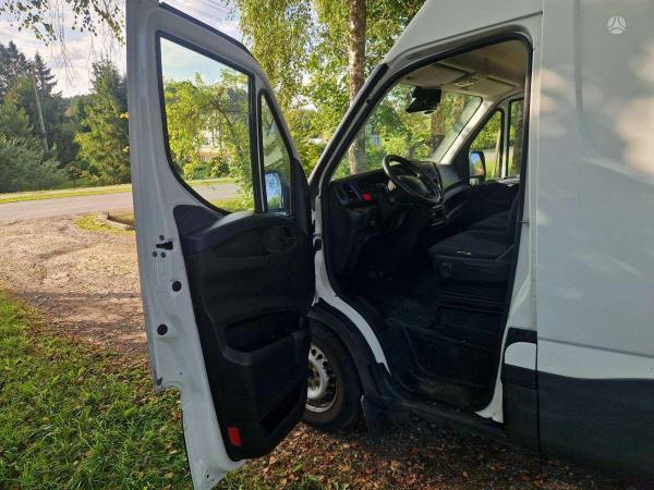 Iveco Daily 2017 in Taurage on AUTOMOTO.COM.LV White Iveco Daily 2017 in Taurage, with an engine capacity of 2.30 L and mileage of 363 thousand km for 7950 €, photo 10 on AUTOMOTO.COM.LV