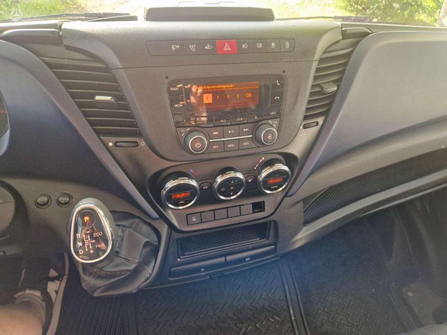 White Iveco Daily 2017 in Taurage, with an engine capacity of 2.30 L and mileage of 363 thousand km for 7950 €, photo 11 on AUTOMOTO.COM.LV