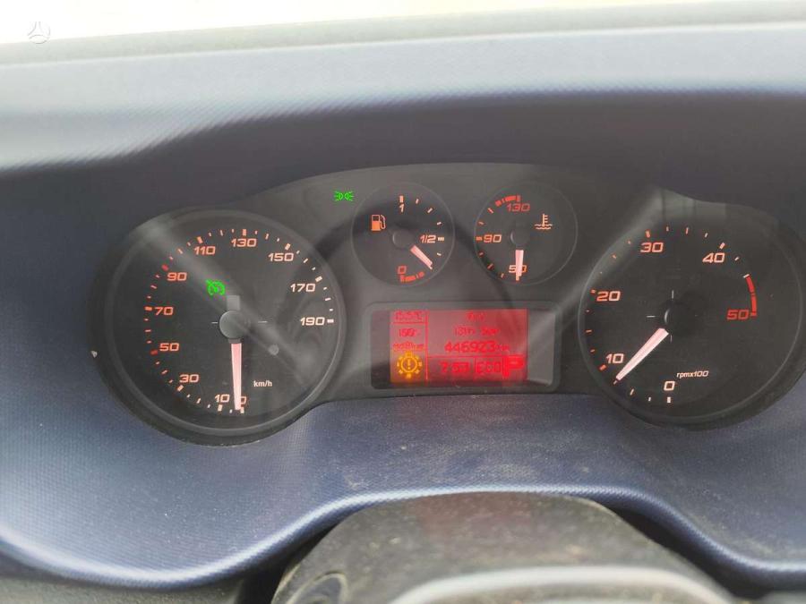 Balts Iveco Daily 2017 Klaipėda, ar dzinēja tilpumu 3.00 L un nobraukumu 446 tūkst. km par 8900 €, foto 18 vietnē AUTOMOTO.COM.LV