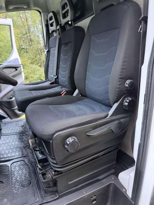 White Iveco Daily 2017 in Skaudvile, with an engine capacity of 2.29 L and mileage of 250 thousand km for 9600 €, photo 12 on AUTOMOTO.COM.LV