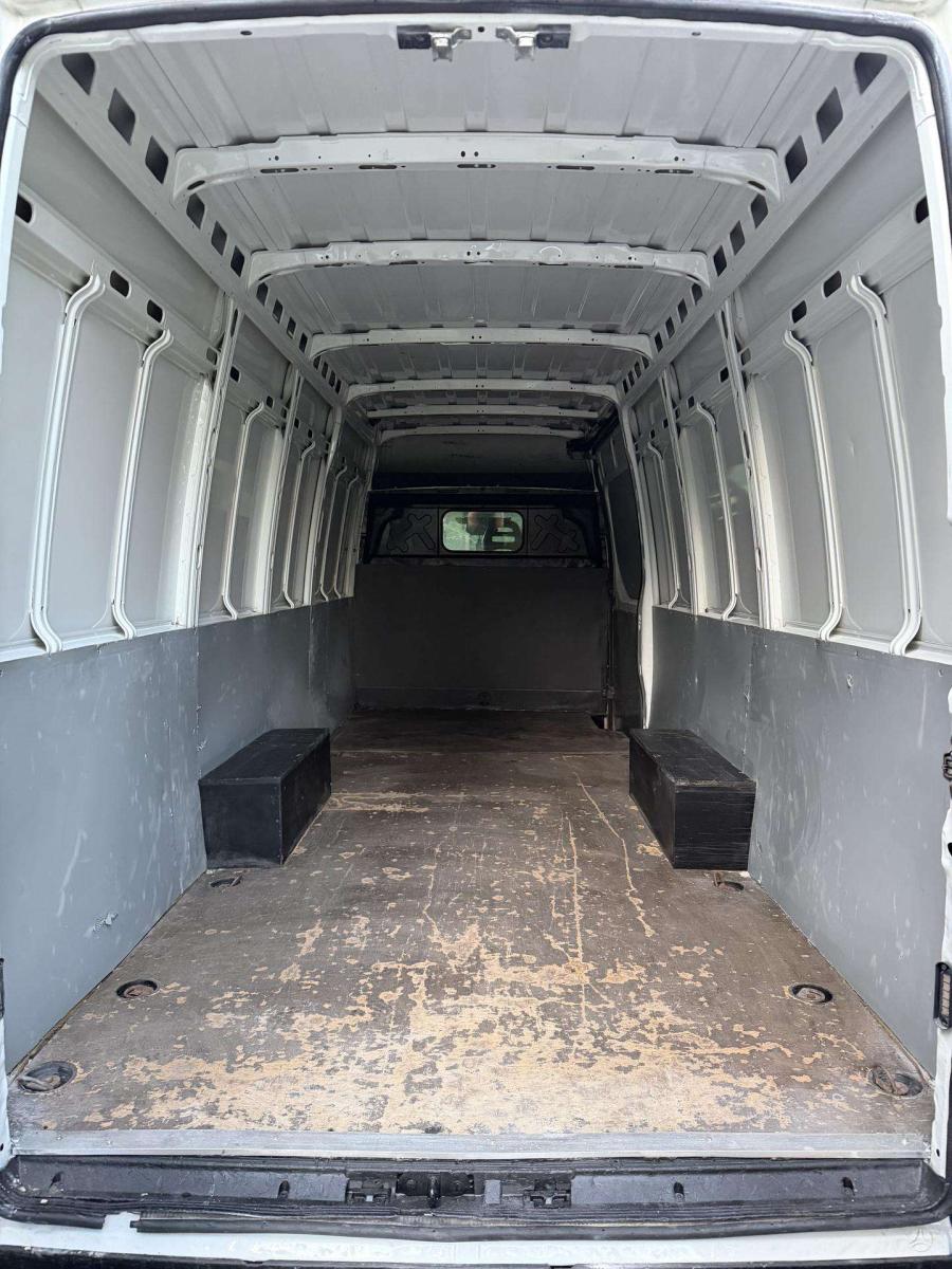 White Iveco Daily 2017 in Skaudvile, with an engine capacity of 2.29 L and mileage of 250 thousand km for 9600 €, photo 19 on AUTOMOTO.COM.LV