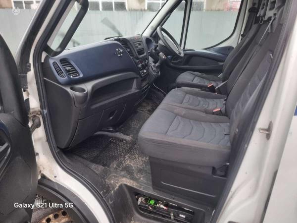 White Iveco Daily 2018 in Jonava, with an engine capacity of 2.30 L and mileage of 343 thousand km for 5499 €, photo 11 on AUTOMOTO.COM.LV