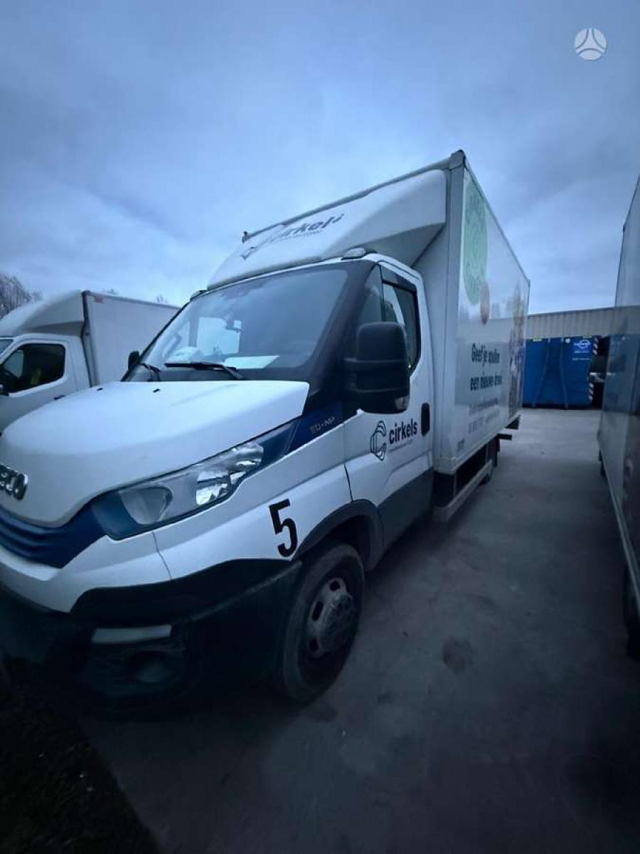 White Iveco Daily 2018 in Kaunas, with an engine capacity of 3.00 L and mileage of 170 thousand km for 14000 €, photo 6 on AUTOMOTO.COM.LV