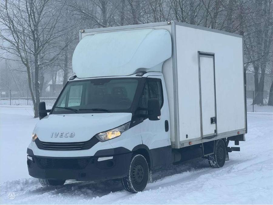 White Iveco Daily 2018 in Taurage, with an engine capacity of 3.00 L and mileage of 290 thousand km for 9500 €, photo 1 on AUTOMOTO.COM.LV