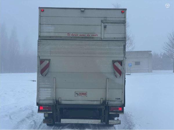 White Iveco Daily 2018 in Taurage, with an engine capacity of 3.00 L and mileage of 290 thousand km for 9500 €, photo 6 on AUTOMOTO.COM.LV