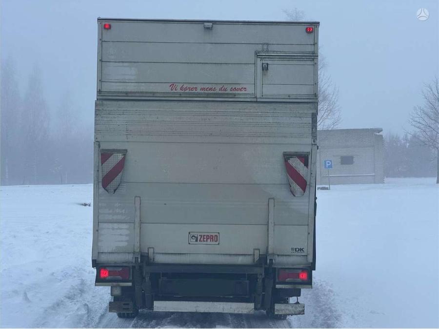 White Iveco Daily 2018 in Taurage, with an engine capacity of 3.00 L and mileage of 290 thousand km for 9500 €, photo 6 on AUTOMOTO.COM.LV