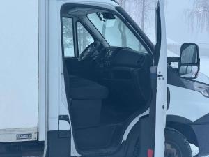 White Iveco Daily 2018 in Taurage, with an engine capacity of 3.00 L and mileage of 290 thousand km for 9500 €, photo 11 on AUTOMOTO.COM.LV