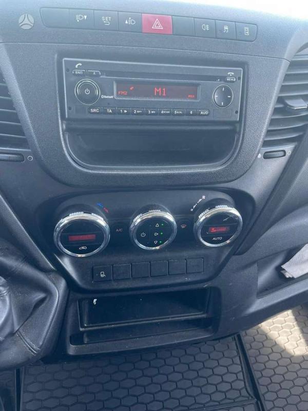 Balts Iveco Daily 2018 Kauņa, ar dzinēja tilpumu 3.00 L un nobraukumu 420 tūkst. km par 13500 €, foto 6 vietnē AUTOMOTO.COM.LV
