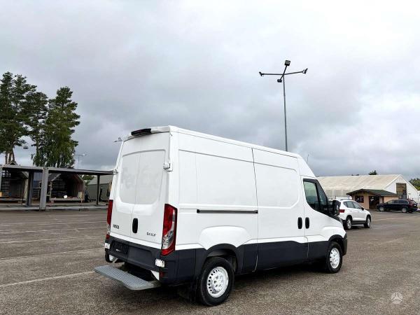 White Iveco Daily 2018 in Vilnius, with an engine capacity of 2.29 L and mileage of 170 thousand km for 10900 €, photo 5 on AUTOMOTO.COM.LV