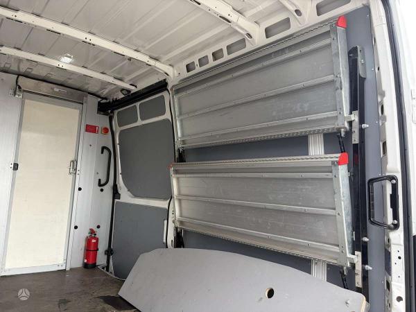 White Iveco Daily 2018 in Vilnius, with an engine capacity of 2.29 L and mileage of 170 thousand km for 10900 €, photo 9 on AUTOMOTO.COM.LV