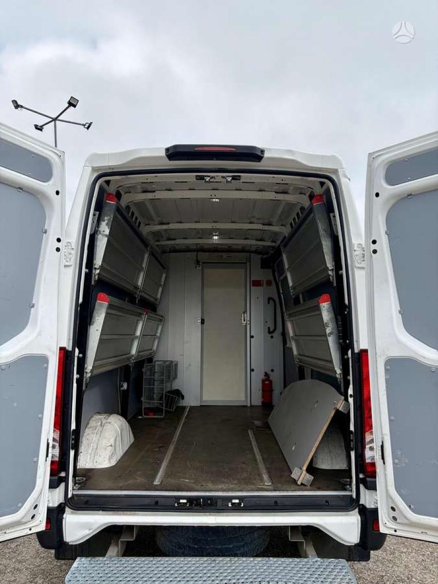 Balts Iveco Daily 2018 Viļņa, ar dzinēja tilpumu 2.29 L un nobraukumu 170 tūkst. km par 10900 €, foto 12 vietnē AUTOMOTO.COM.LV