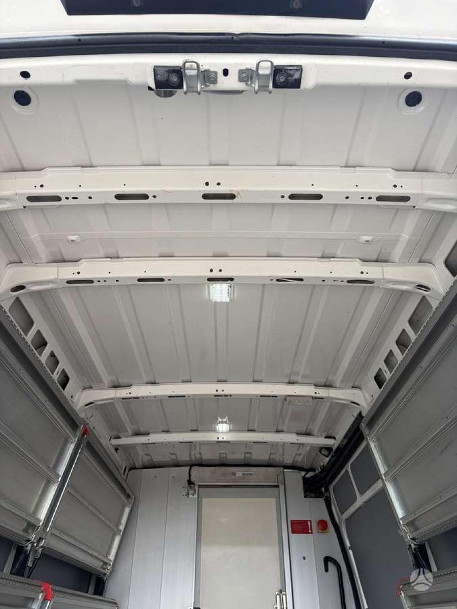 Balts Iveco Daily 2018 Viļņa, ar dzinēja tilpumu 2.29 L un nobraukumu 170 tūkst. km par 10900 €, foto 14 vietnē AUTOMOTO.COM.LV