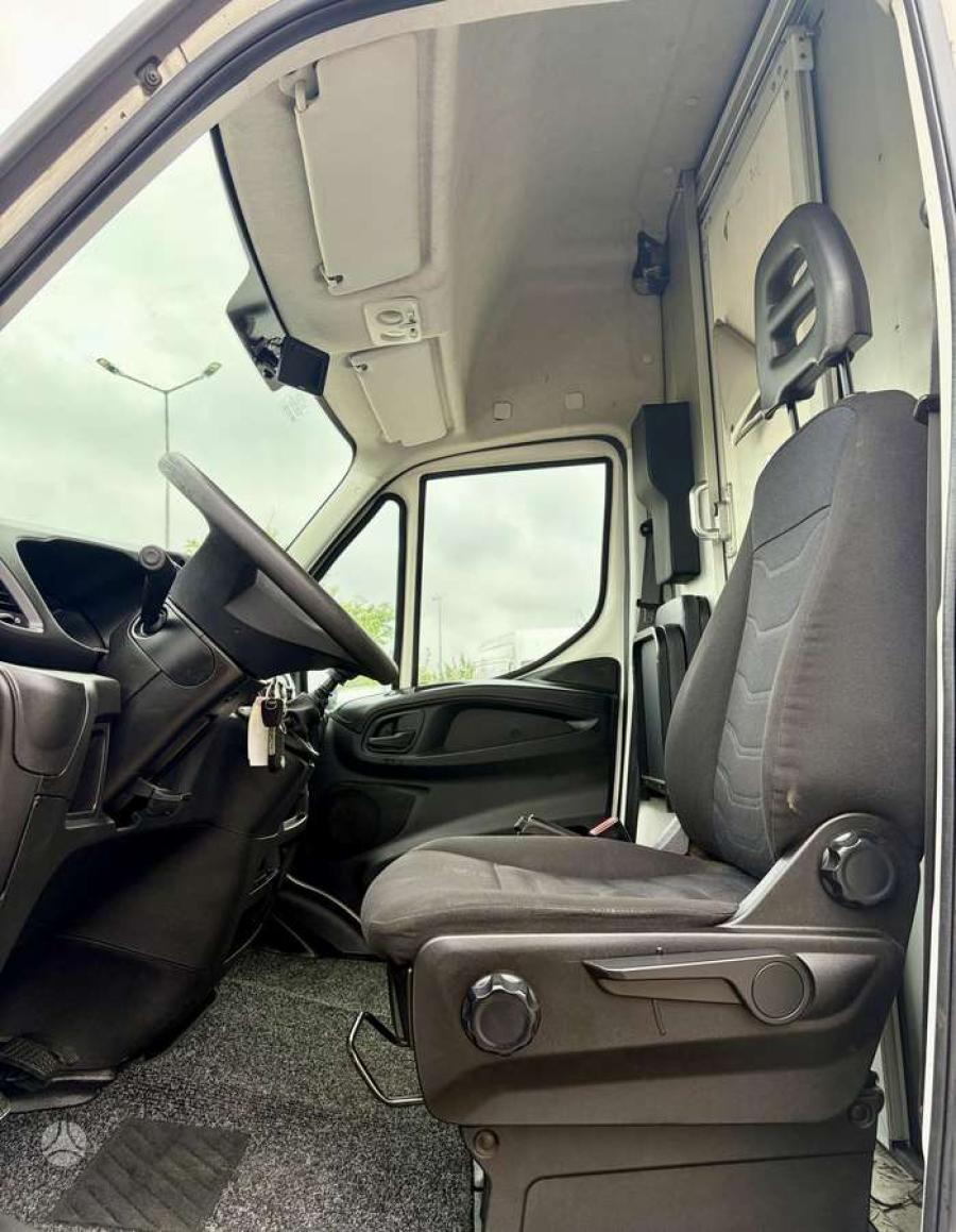 Balts Iveco Daily 2018 Viļņa, ar dzinēja tilpumu 2.29 L un nobraukumu 170 tūkst. km par 10900 €, foto 16 vietnē AUTOMOTO.COM.LV