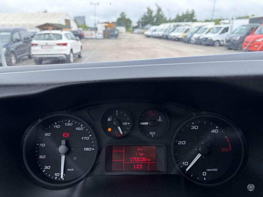 Balts Iveco Daily 2018 Viļņa, ar dzinēja tilpumu 2.29 L un nobraukumu 170 tūkst. km par 10900 €, foto 25 vietnē AUTOMOTO.COM.LV