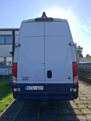 White Iveco Daily 2018 in Klaipeda, with an engine capacity of 3.00 L and mileage of 600 thousand km for 7000 €, photo 5 on AUTOMOTO.COM.LV