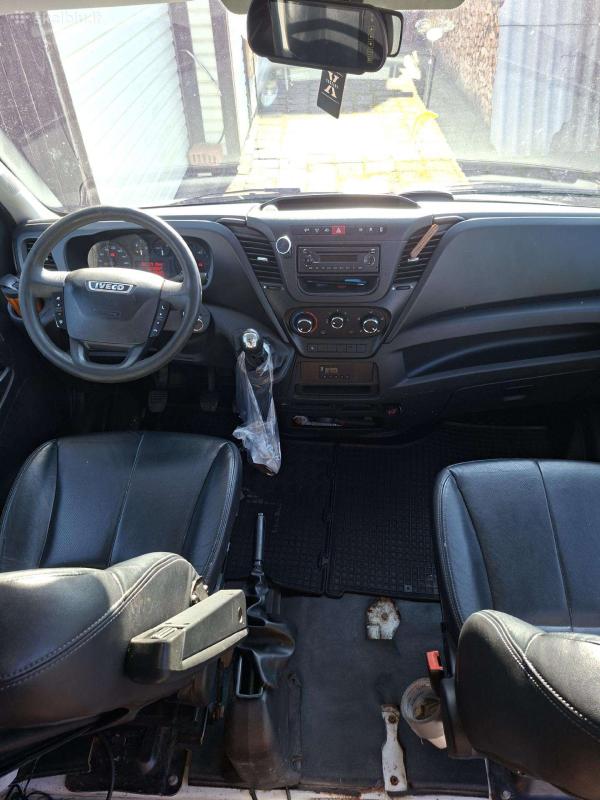 White Iveco Daily 2018 in Klaipeda, with an engine capacity of 3.00 L and mileage of 600 thousand km for 7000 €, photo 5 on AUTOMOTO.COM.LV
