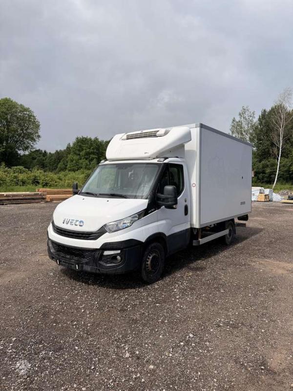 White Iveco Daily 2018 in Vilnius, with an engine capacity of 2.30 L and mileage of 387 thousand km for 7950 €, photo 2 on AUTOMOTO.COM.LV
