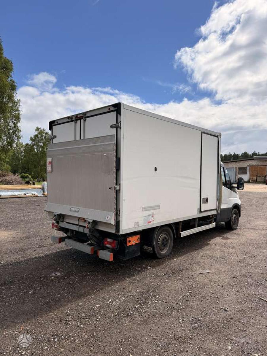 Balts Iveco Daily 2018 Viļņa, ar dzinēja tilpumu 2.30 L un nobraukumu 387 tūkst. km par 7950 €, foto 9 vietnē AUTOMOTO.COM.LV