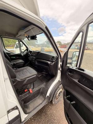 Balts Iveco Daily 2018 Viļņa, ar dzinēja tilpumu 2.30 L un nobraukumu 387 tūkst. km par 7950 €, foto 17 vietnē AUTOMOTO.COM.LV