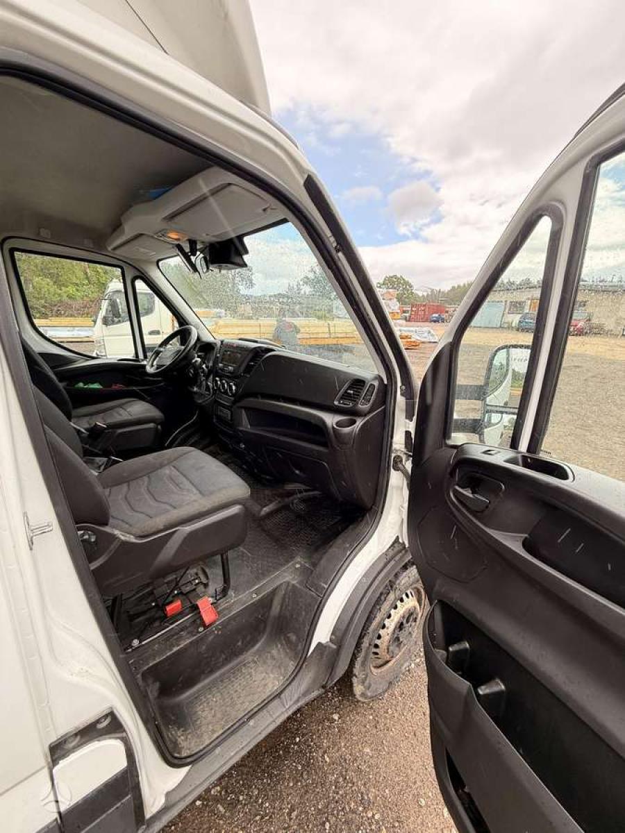 Balts Iveco Daily 2018 Viļņa, ar dzinēja tilpumu 2.30 L un nobraukumu 387 tūkst. km par 7950 €, foto 17 vietnē AUTOMOTO.COM.LV