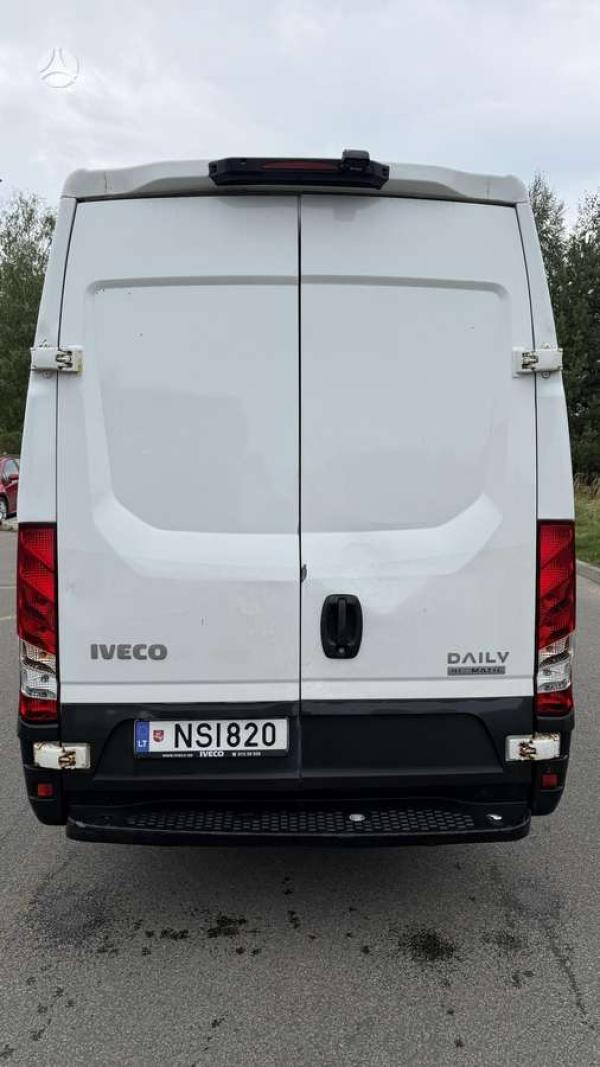 Iveco Daily 2018 Viļņa vietnē Balts Iveco Daily 2018 Viļņa, ar dzinēja tilpumu 2.30 L un nobraukumu 220 tūkst. km par 11979 €, foto 3 vietnē AUTOMOTO.COM.LV