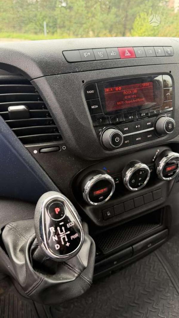 Iveco Daily 2018 Viļņa vietnē Balts Iveco Daily 2018 Viļņa, ar dzinēja tilpumu 2.30 L un nobraukumu 220 tūkst. km par 11979 €, foto 8 vietnē AUTOMOTO.COM.LV