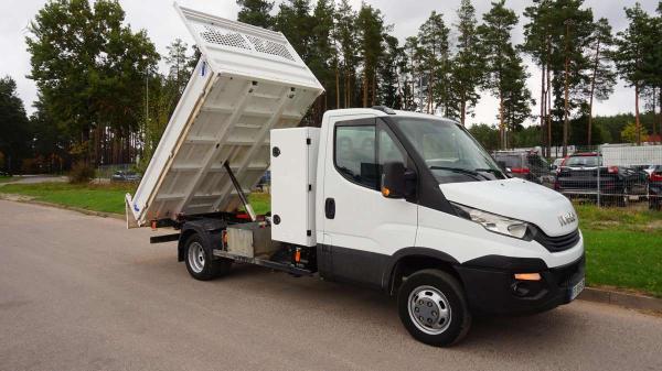 Iveco Daily 2018 Viļņa vietnē Balts Iveco Daily 2018 Viļņa, ar dzinēja tilpumu 3.00 L un nobraukumu 224 tūkst. km par 14900 €, foto 4 vietnē AUTOMOTO.COM.LV
