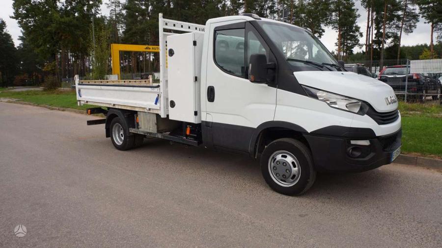 White Iveco Daily 2018 in Vilnius, with an engine capacity of 3.00 L and mileage of 224 thousand km for 14900 €, photo 16 on AUTOMOTO.COM.LV