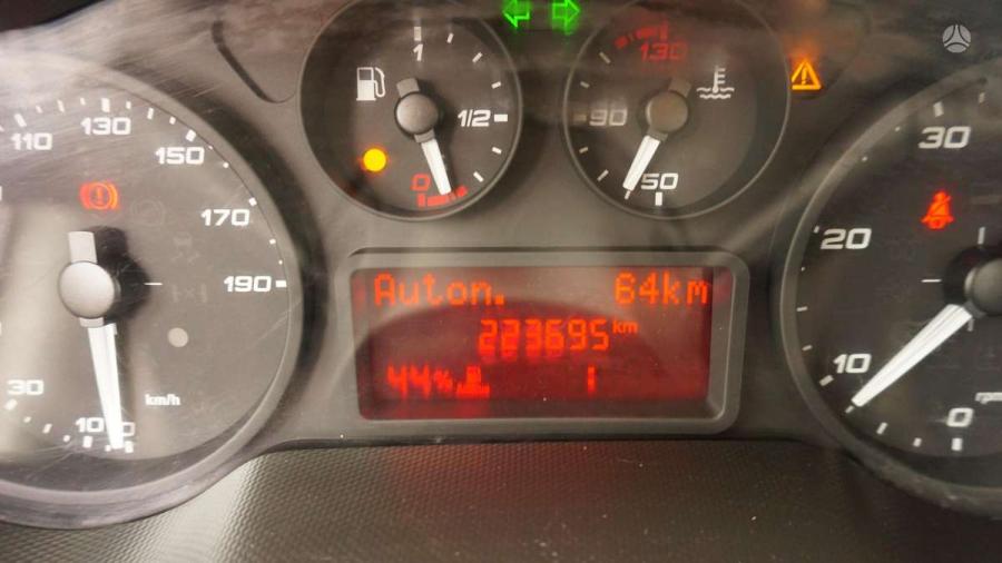 White Iveco Daily 2018 in Vilnius, with an engine capacity of 3.00 L and mileage of 224 thousand km for 14900 €, photo 30 on AUTOMOTO.COM.LV