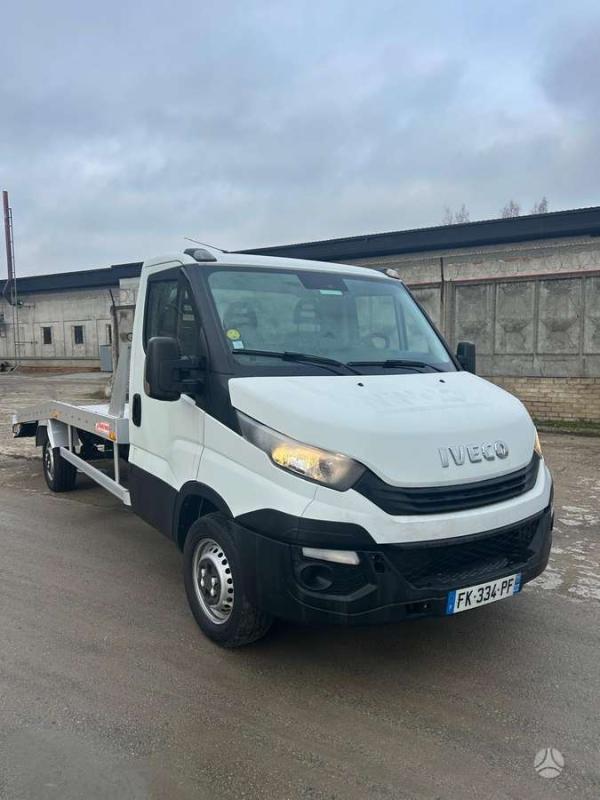 White Iveco Daily 2019 in Kaunas, with an engine capacity of 2.30 L and mileage of 154 thousand km for 15200 €, photo 3 on AUTOMOTO.COM.LV