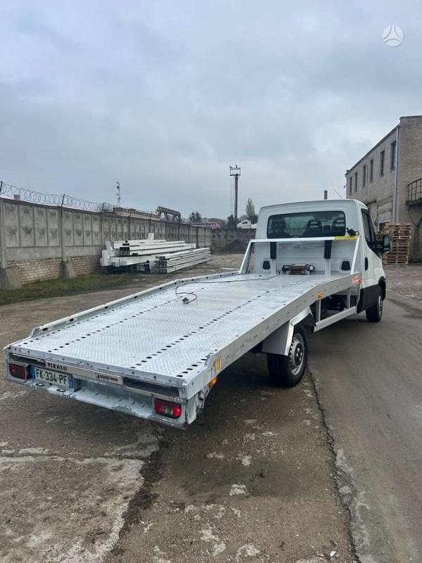 White Iveco Daily 2019 in Kaunas, with an engine capacity of 2.30 L and mileage of 154 thousand km for 15200 €, photo 5 on AUTOMOTO.COM.LV
