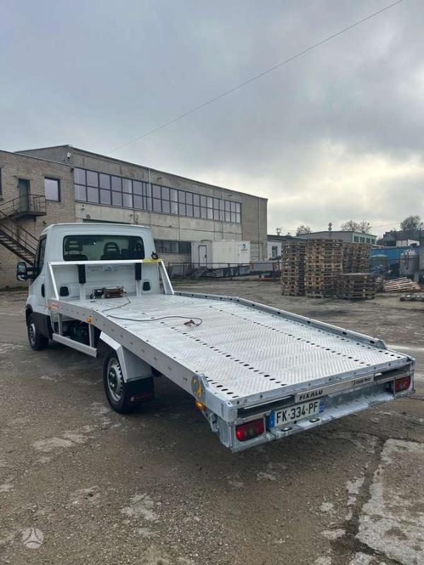 White Iveco Daily 2019 in Kaunas, with an engine capacity of 2.30 L and mileage of 154 thousand km for 15200 €, photo 6 on AUTOMOTO.COM.LV