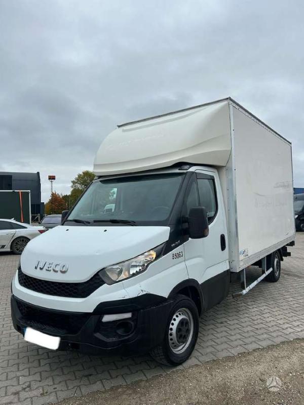 White Iveco Daily 2019 in Kaunas, with an engine capacity of 3.00 L and mileage of 191 thousand km for 11600 €, photo 4 on AUTOMOTO.COM.LV