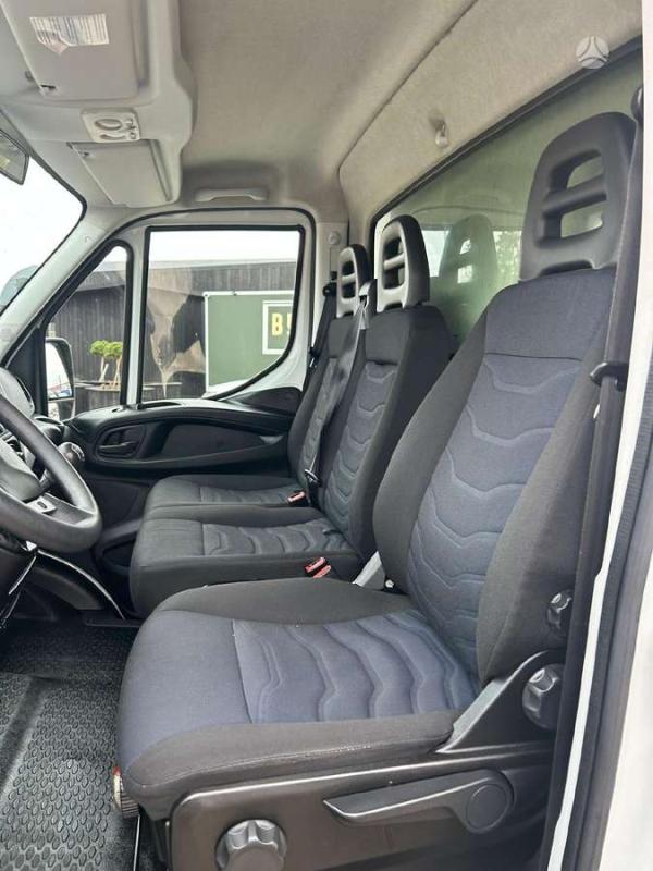 White Iveco Daily 2019 in Kaunas, with an engine capacity of 3.00 L and mileage of 191 thousand km for 11600 €, photo 8 on AUTOMOTO.COM.LV