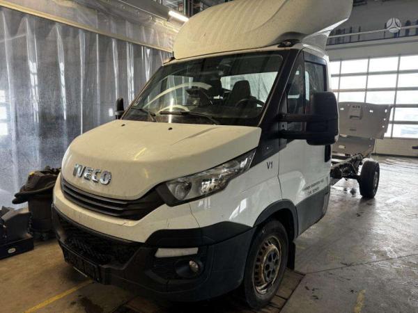 Balts Iveco Daily 2019 Radviliškis, ar dzinēja tilpumu 2.29 L un nobraukumu 366 tūkst. km par 9256 €, foto 1 vietnē AUTOMOTO.COM.LV