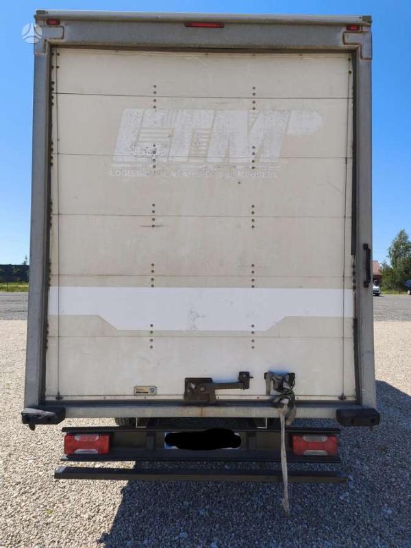 White Iveco Daily 2019 in Taurage, with an engine capacity of 2.29 L and mileage of 247 thousand km for 11500 €, photo 4 on AUTOMOTO.COM.LV